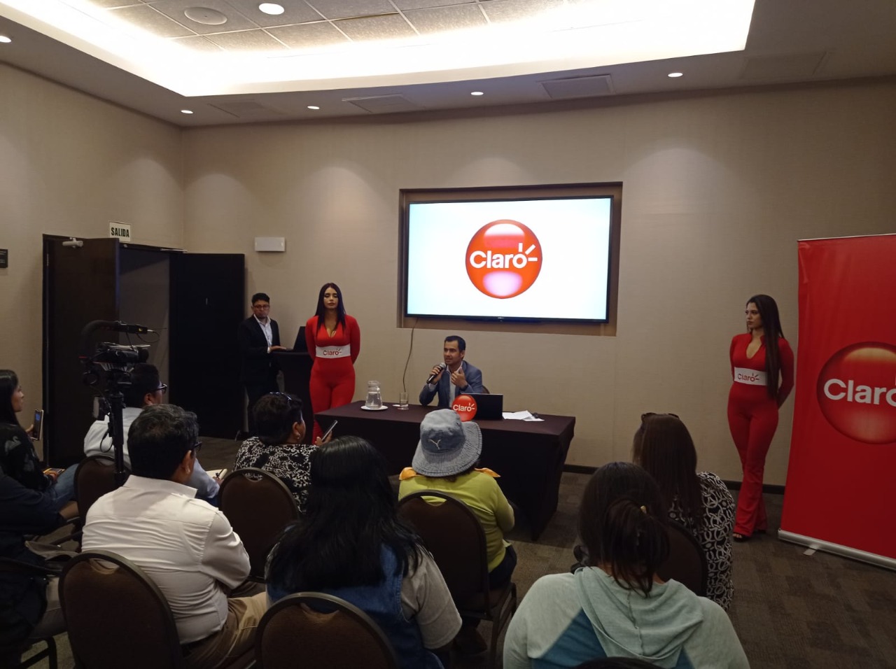 Claro lidera en mercado móvil e internet fijo en Tacna - Infolibre